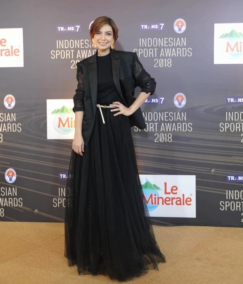 Elegan Bisa, Cuek Pun Bisa! Ini 5 Gaya Asik Najwa Shihab Elegan Bisa, Cuek Pun Bisa! Ini 5 Gaya Asik Najwa Shihab