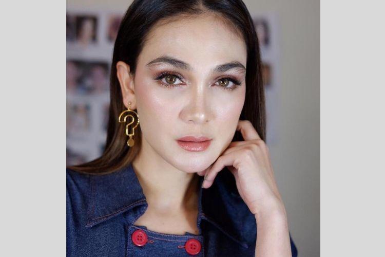Selalu Tampil Cantik Dan Segar Ini 7 Potret Luna Maya