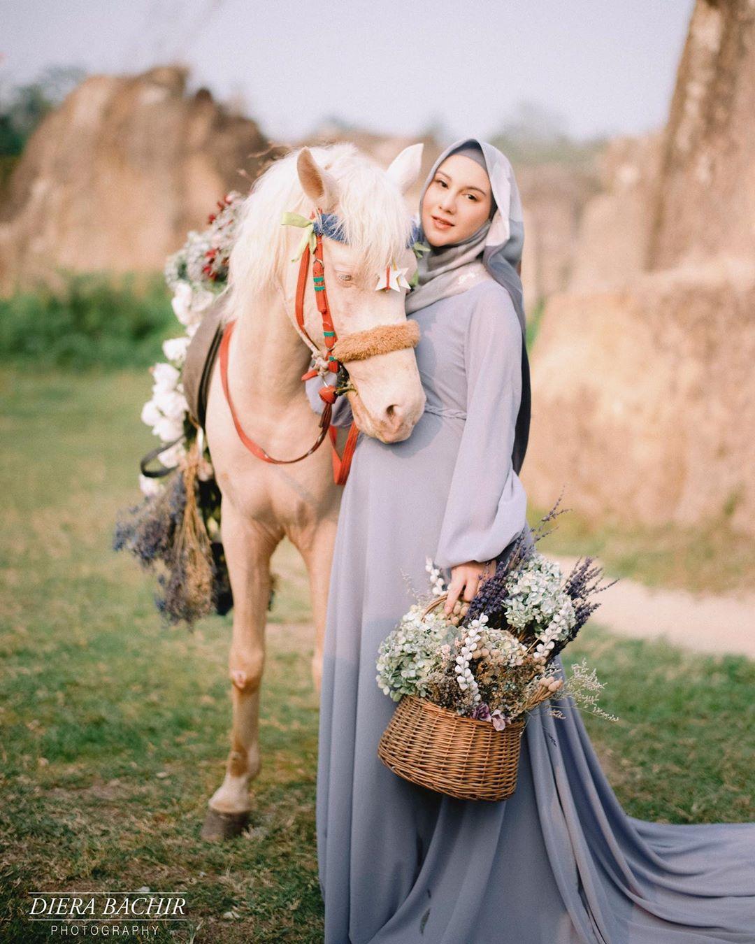 Putuskan Berhijab, Ini Penampilan Irish Bella yang Semakin Memesona Putuskan Berhijab, Ini Penampilan Irish Bella yang Semakin Memesona