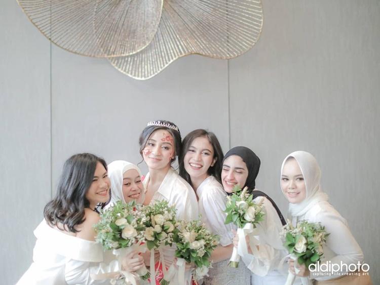 10 Momen Lamaran Ali Syakieb dan Margin Wieheerm, Syahdu! 10 Momen Lamaran Ali Syakieb dan Margin Wieheerm, Syahdu!