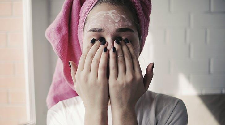 5 Tips Mudah Double Cleansing Untuk Kulit Berjerawat