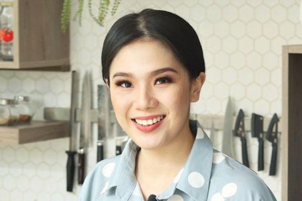 7 Pesona Devina Hermawan, Chef yang Pamer Pisau Mahal 7 Pesona Devina Hermawan, Chef yang Pamer Pisau Mahal