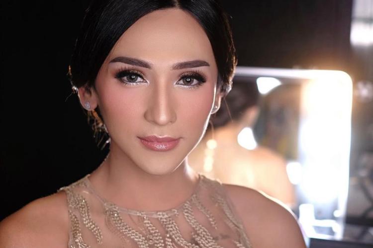 Dulunya Lelaki, 7 Potret Para Artis Transgender Indonesia Dulunya Lelaki, 7 Potret Para Artis Transgender Indonesia